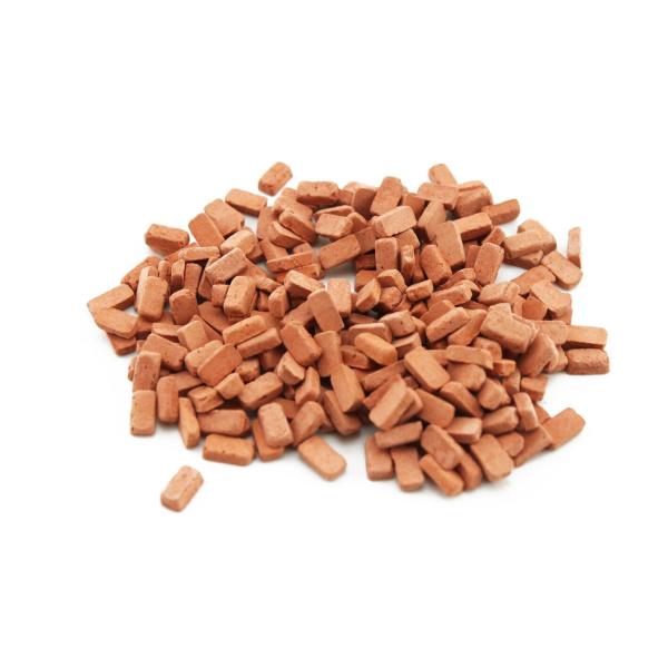 【商品概要】見るからにリアルなミニチュアレンガの250個セットです。箱庭 ミニチュアハウス ドールハウス をはじめ ジオラマ などにもリアルな雰囲気を演出します。建築模型などでは敷き詰めても素敵な街を表現できます。お店の商品のディスプレイな...