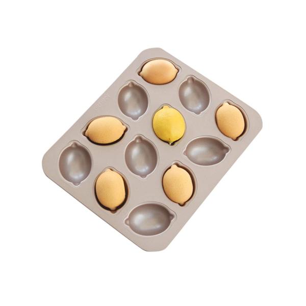 【商品概要】「安全衛生」レモンケーキ型はアメリカ食品FDA認証取得済み、高品質の鉄、抜群の熱伝導性。強化された密封エッジなので、穏やかで持久使用できます。「使えやすい」レモン型はシャンパンゴールド色の粘りにくい塗料なので、少量のオイルを使う...