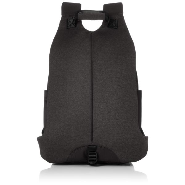 【商品概要】タテ44cmxヨコ31cmxマチ17cmポケットの数:12(外側5/内側7)重量:1100g付属ポーチ:タテ16cmxヨコ21.5cmxマチ2.5cm/重量:40g【商品説明】商品紹介着るように背負うがデザインコンセプトのリュッ...