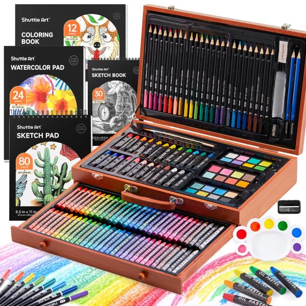 【商品概要】【豪華なお絵描きセット】色鉛筆24色、クレヨン60色、固形水彩24色、パステル24色、デッサン鉛筆2本が揃っています。ペイントブラシ、パレット、シャープナー、消しゴム、紙やすりなどのツールが付きます。スケッチブックや大人の塗り絵...