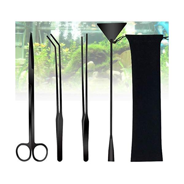 【商品概要】【水草用トリミング用具】 １x カーブ ハサミ( 長さ：25cm) カーブ ピンセット(長さ：27cm) ストレート ピンセット(長さ：27cm) サンドフラッター (長さ: 32cm) 合計4点セット。（専用収納バッグが付きな...