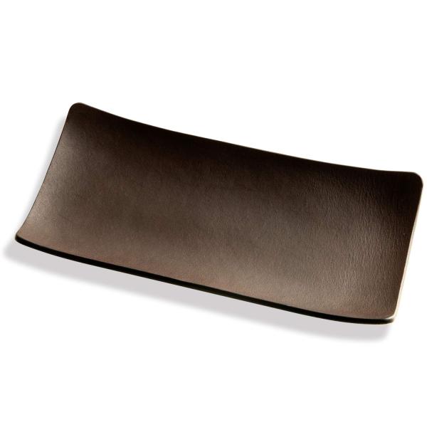 【商品概要】?【日本の職人が1つ1つ丁寧に作りました】 自社工房で心を込めて1つ1つ丁寧に作っています。プレス機でなどですぐに形成できるものではなく、「革絞り」という日本古来から伝わる伝統技法で、時間をかけて形を定着させて、なめらかな優しい...