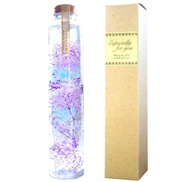 【商品概要】??【プリザーブドフラワーLira】 で検索いただくと、当店の人気ギフトがご覧いただけます。高さ21.5cmの円柱型の瓶にカスミ草とオイルが入ったハーバリウム（植物標本）です。造花は使用せず、本物のお花のみ使用しています。??【...