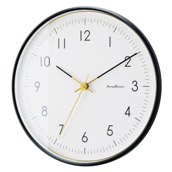 【商品概要】【商品の概要】 シンプルな文字盤に、ゴールドとブラックの２トーンの針を合わせた、上品でスタイリッシュなウォールクロックです。シックなブラックと人気のグレーの２種類のカラーバリエーションからお選び頂けます。フレームの内側にさりげな...