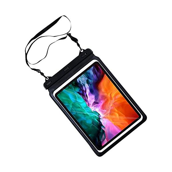 【商品概要】12.9インチiPad専用防水IPX8 水深20?30mの使用にも対応脱着可能な便利ストラップベルト付き アジャスター付きで約60?100cmに調整も可能カメラ撮影も可能 両面クリアタイプなので水中での撮影もOK高耐久PVCを使...
