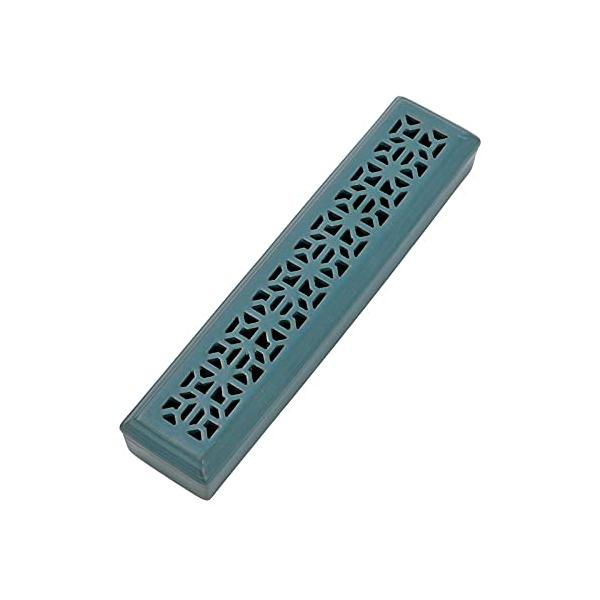 【商品概要】線香を横に寝かせるタイプの香炉です。線香が倒れることがなく安心・安全です。蓋付のため、灰の舞い上がりを抑えてご利用いただけます。丸洗いできてお手入れも簡単です。お香には、浄化作用、疲労回復、芳香剤、香りを提供する等様々な効果があ...