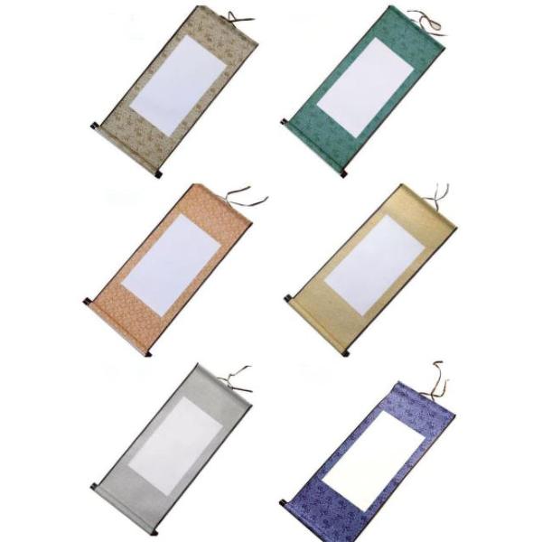 【商品概要】巻物式の書道、水墨画にお使いいただける掛け軸6色セットです。お正月の書初めや、1年の目標を書いて壁に飾っておくのにちょうどいい書道用具になります。吸水性もよく水墨画や水彩画にも使っていただける商品です。掛け軸のカラーは上品な色味...