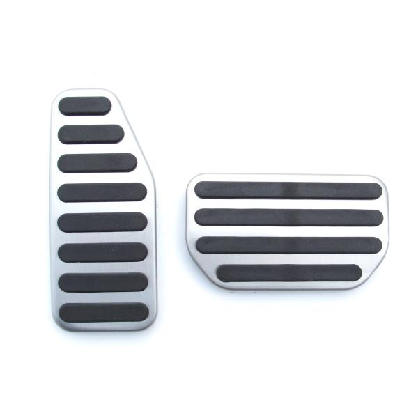 【商品概要】【適合車種】スズキ 新型スペーシア スペーシアギア MK53S (2017年12月〜)【素材】：表面は高品質のアルミニウムでできており、清掃が簡単で、耐摩耗性と耐食性があります。固定部分はゴム製で、フィット感が高く、元のペダルを...