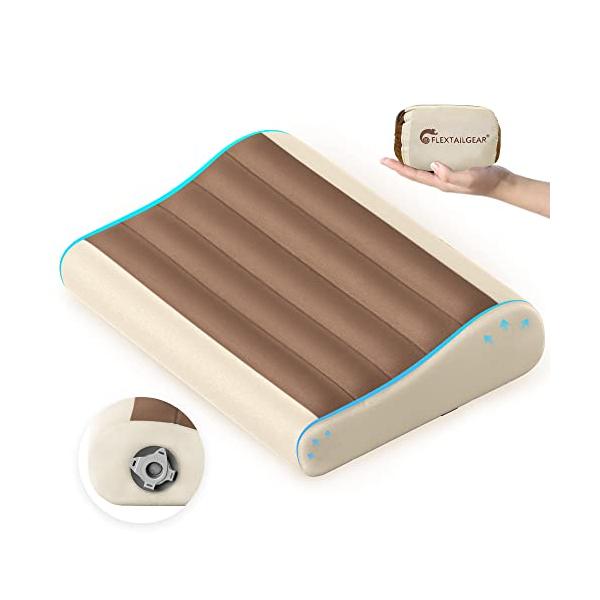 【商品概要】【コンパクトで軽量】重さはわずか150gで、当社のポータブルエアポンプとほぼ同じ重さです。エアピローは持ち運んだり、バックパックに入れたりできます。折りたたむと体積はわずか12×8cmになり、車、電車、飛行機などさまざまな旅行に...