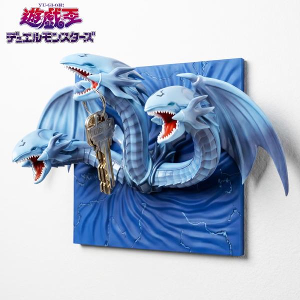 強靭！無敵！最強！ 『遊☆戯☆王デュエルモンスターズ』より、「青眼の究極竜（ブルーアイズ・アルティメットドラゴン）」が約17cmのフィギュアキースタンドとして登場！三つの頭部が咆哮するダイナミックな造形は、まさに原作そのまま。鋭い牙や翼、細...