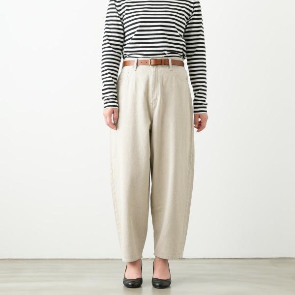 コーディネートに個性を加えるcaquのバレルパンツ。ほどよいボリューム感がちょうどよく、大人カジュアルに取り入れやすい一本です。ふっくらと丸みがありながら、裾に向かってゆるやかなテーパードシルエット。ゆったりとしたフォルムなのでヒップや脚の...