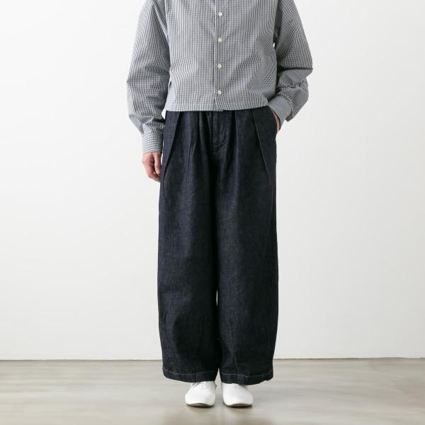 HARVESTYの人気モデル・サーカスパンツを、ボリュームを抑えたナローシルエットで再構築。ほどよいゆったり感がちょうどよく、大人カジュアルに取り入れやすい一本です。深みのあるワンウォッシュのネイビーがコーディネートを引き締め、デイリーに馴...