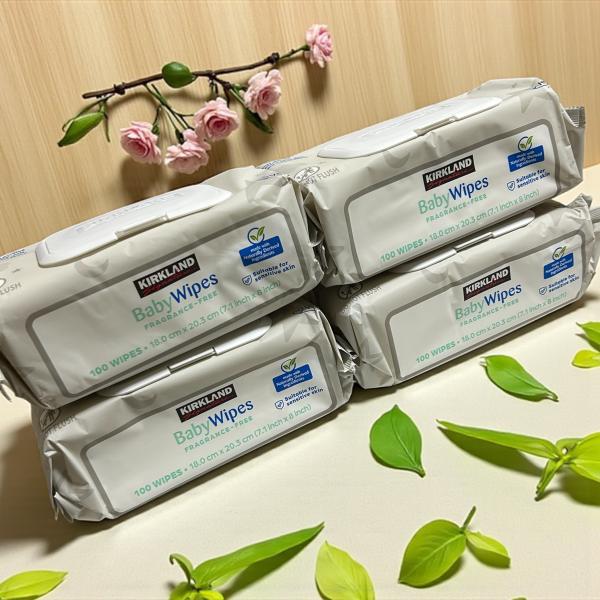 柔らかくて厚みがあり、使いやすいカークランドシグネチャーのベビー用大判おしりふきシート敏感肌の方でも使用可能以下成分不使用（香料、パラベン、アルコール(エタノール）、フタル酸エステル類、染料、塩素、グルテン、ナッツ類）シートは、柔らかい植物...