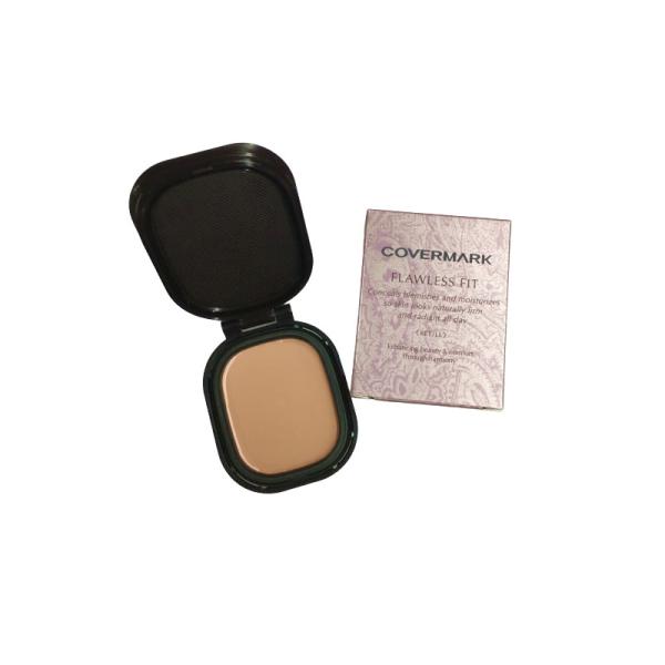 美しい人肌を再現するクリームコンパクトファンデーションたったひと塗り。肌が艶めく。少量でカバーしながら、美しい人肌のもつ「ツヤ・質感・みずみずしさ」を再現する新技術を採用。今までにない実感。※FR20は、FN30と同等の明るさです。[関連ワ...