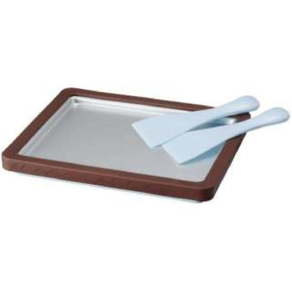 【商品概要】サイズ(約):幅29.1cm×奥行き24.3cm×高さ3.2cm家庭用:ご家庭でかんたんにシャーベットやロールアイスを作ることができます。使い方:凍らせておいた本体に、ジュースやアイスクリームミックスを入れてかき混ぜるだけ!作れ...