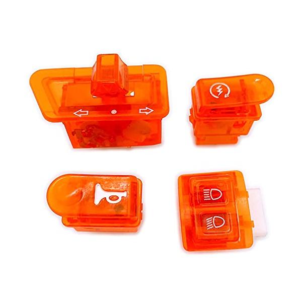 社外品でホンダのDIO ディオに適応するスケルトンスイッチのセットです。 純正と交換してカスタム、ドレスアップしてお楽しみください。ウインカー、ライト(ハイ ロー)、セル、ホーン(クラクション)の社外スイッチになります。 カラー展開はブルー...