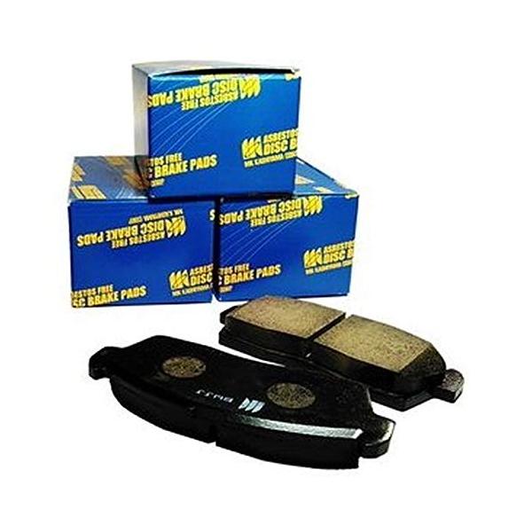 ■自動車用ブレーキパッド 入数：4枚セット(左右) 純正採用メーカーとして有名なMK樫山/エムケーカシヤマのブレーキパッド（左右）です。 品質に関しましても全国の整備工場・板金工場・ディーラー様で整備・車検用として使用されておりますので安心...