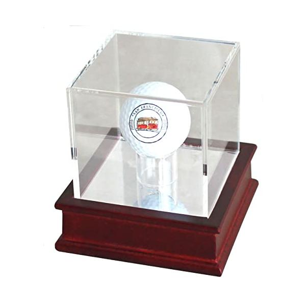 UV保護アクリルカバー付き木製スタンド。 外側の寸法： 高さ4.5インチ×幅4.1インチ。 内側：奥行き2.9インチ×幅2.9インチ×高さ2.8インチ。ゴルフ好きの方への素晴らしいギフトになります。 思い出に残るショットやトリックやノベルテ...