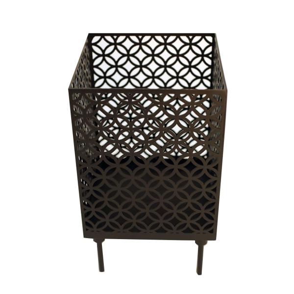 【商品概要】【焚き火台だけじゃない！3WAY】 夜の灯りとして、暖を取るためなどにかかせない焚き火。焼き網を使用すれば直火での調理も可能。バーベキューやちょっとした料理にも使えます。中にキャンドルやライトをいれるだけで、あっという間におしゃ...