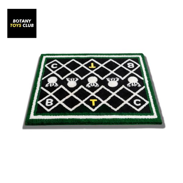 ブランドBOTANY TOYS CLUB商品名NOIR GRID TUFTED MAT素材毛糸：アクリル 100%裏地：レーヨン生産国JAPANサイズ(cm)横60 縦45.5商品説明1点1点、手作業によって紡がれたタフティングラグマット。...