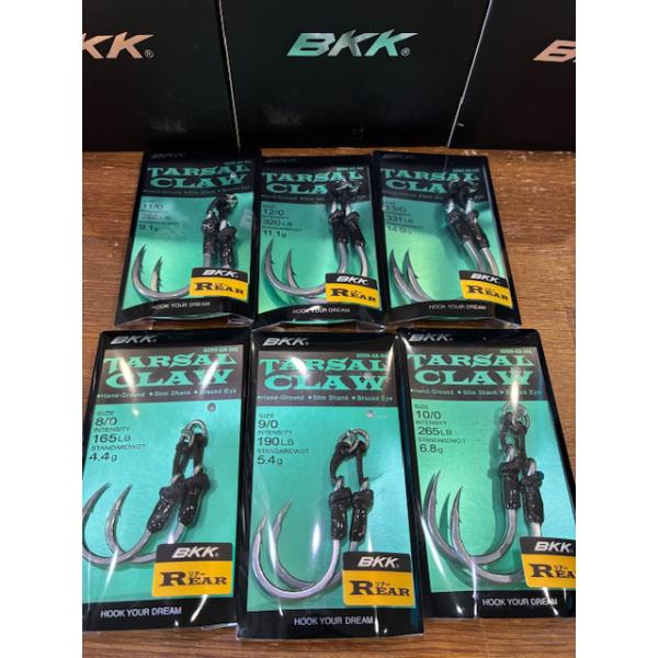 BKK TARSAL CLAW REARマグロ、GT に対応した大物用プラッギングアシストが誕生しました。・頑強な大物用太軸フックを採用。・パーツの重量をこだわり抜きました。全てのサイズでトレブルフックと高い互換性があります。・HAND G...