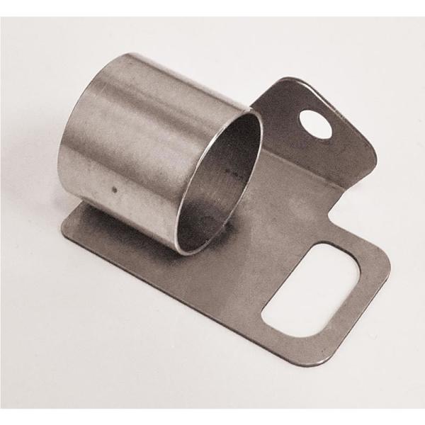 ・　コネクターを素早く収納できる最適な角度のホルダーと　　セーフティワイヤーをかける　　フックがついた形状のマルチコネクターホルダー・　ステンレス製