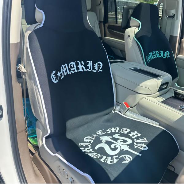 新商品「防水カーシートカバー」商品特徴・　3.5mmの高品質ネオプレーン生地・　雨や汚れを気にせず、お車を守ります。・　裏面に滑り止め加工ズレにくい設計です。・　使用しないときは、カバーを丸めてコンパクトに収納