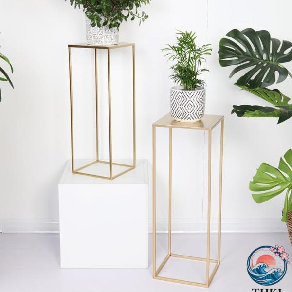 ：S(22*22*30CM)、M(26*26*60CM)、L(30*30*90CM) 木製品に比べて水に強く、錆びにくいので長期間使用しても劣化しにくく、長くお使いいただけます。 組み立てが非常に簡単で、一人でも簡単に組み立てることができま...