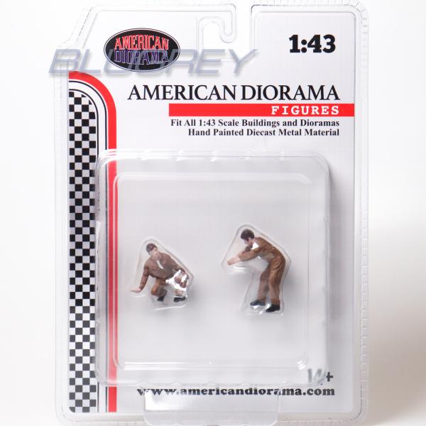 1/43スケールのフィギアセットです。※車は含まれませんのでご注意ください。【仕様】・スケール：1/43・ダイキャスト・フィギア2体のセット・品番：AD-38363【注意】・製造時の塗装ムラ・ブツ・傷・はみ出し・デカールのズレ・浮き・欠け・...