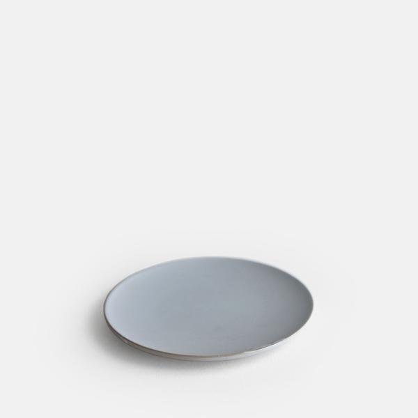 せっ器と呼ばれる焼き物でつくられた器。三重の四日市や、愛知の土は粘土に鉄分が多く含まれるため、焼き締めることによって吸水性のない堅い器が出来ます。本来、急須などに多く使用される土ですが、その土でこの器はつくられています。焼き締めたままのグレ...