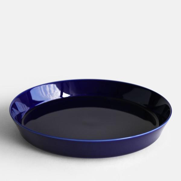 2018年より2016/ デザイナー インゲヤード・ローマンのコレクションに追加となった瑠璃色のコレクション。スウェーデンを代表するデザイナー、インゲヤード・ローマンは有田の高度な技術を応用し、機能的でスタッキングの美しい、ティーセットを提...