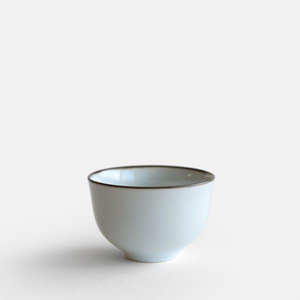 関わる人（生産者・購入者）や環境が、相互に豊かになれる関係性が築けるプロダクトを目指し、生み出された「ALONGU 明論具」。程よい厚み、軽さが特徴の「ALONGU 明論具」は、料理が盛り付けられた時の美しさだけではなく、食器洗いの時の扱い...