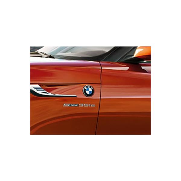 品質保証のBMW純正部品BMW E89 Z4 フェンダー・エンブレム １個。取り付けグロメットつき。１台分は２個必要です。
