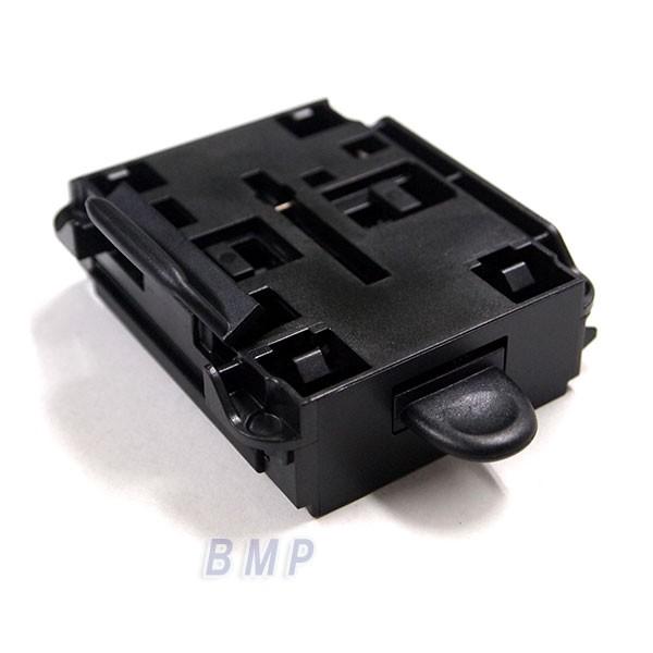 品質保証のBMW純正部品BMW MINI R60(CROSSOVER) センター・レール・アダプターユニバーサルサポート、カップホルダー、メガネケースなどの取り付けに必要な部品です。※アタッチメント１個に付き、アダプターが１個必要です。例）...