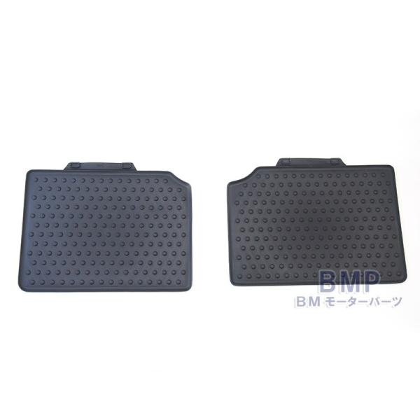 品質保証のBMW純正部品BMW MINI R60(CROSSOVER) / R61(PACEMAN) ラバーマット リヤ用足元を汚れや湿気から守るために先端がカーブした機能的なデザインです。※画像は他車種用を参照しております。実物とは形状が...
