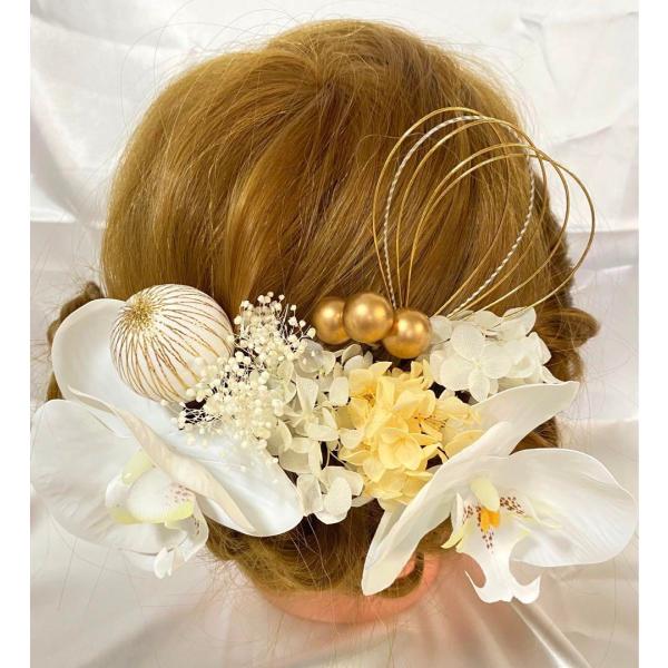 胡蝶蘭(10〜10.5cm)         2       あじさい(ホワイトx2  薄黄色x1)         3       かすみ草　　　　　         3      水引　　　　　　　　　　1      ゴールド 球   ...