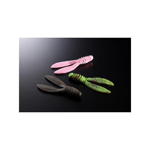 ■エラストマー素材の持つ耐久性の恩恵で、限界までソフトなマテリアルを採用可能となりました。アクションを加えた際は艶めかしく誘い、ボトムで置いておくだけでも僅かな水流で揺らめきます。ラバージグのヘッドが沈む力と相反するエラストマー素材の浮く力...