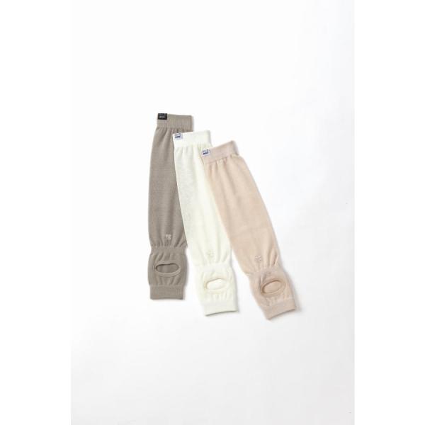 サイズ：総丈 (約)40.5cm素材：ポリエステル 90% ポリウレタン 10%カラー：ピンク（桃色）グレー（鼠色）ナチュラル特徴：ヨガでの足の冷えを軽減する、トレンカ型のヨガソックス。レギンスと合わせ、コーディネートのアクセントにもおすす...