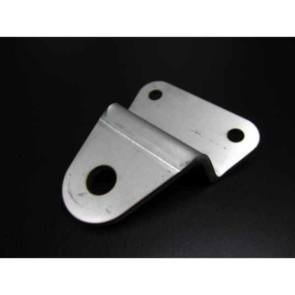 パーツメーカーMINI MOTOメーカー品番NO2049適合車種モンキー/ゴリラ Z50J(5Lタンクモデル以降)/AB27商品説明モンキーステムのフェンダー取り付けネジ穴へM10ネジのベーツタイプヘッドライトを取り付けできるステー。頑丈な...