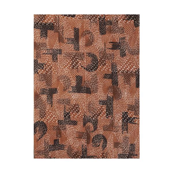 原産国:マリサイズ:163cmX119cmボゴランフィニ(Bogolanfini)は、マリ共和国の伝統的な布地で、特にバンバラ族によって作られています。この布は、泥染めの技法を用いており、自然の泥を使って模様や色を施します。ボゴランフィニは...