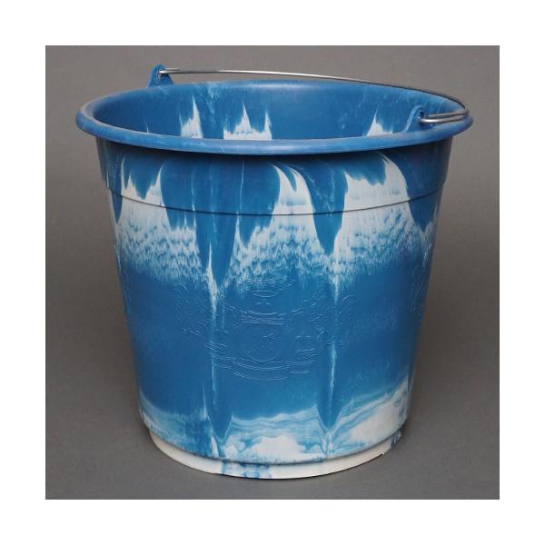 原産国:セネガルサイズ:高さ約25cmx径約28.5cmアフリカでよく使われるプラスチックのバケツです。カラフルで楽しいプラスチックの道具は、アフリカでは毎日フル稼働で活躍しています。軽くて使いやすい実用的な作りです。アフリカに行って見てき...