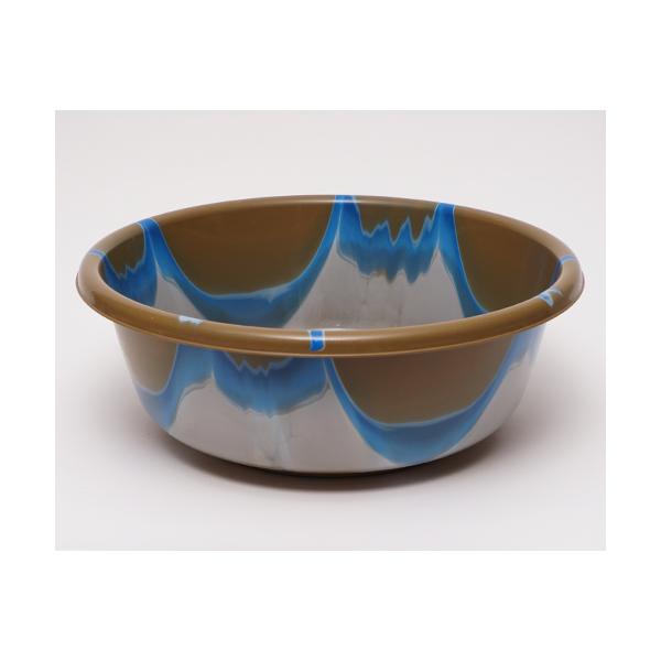 原産国:ブルキナファソサイズ:高さ約16cmx径約43cmアフリカでよく使われるプラスチックの洗面器です。カラフルで楽しいプラスチックの道具は、アフリカでは毎日フル稼働で活躍しています。軽くて使いやすい実用的な作りです。アフリカに行って見て...