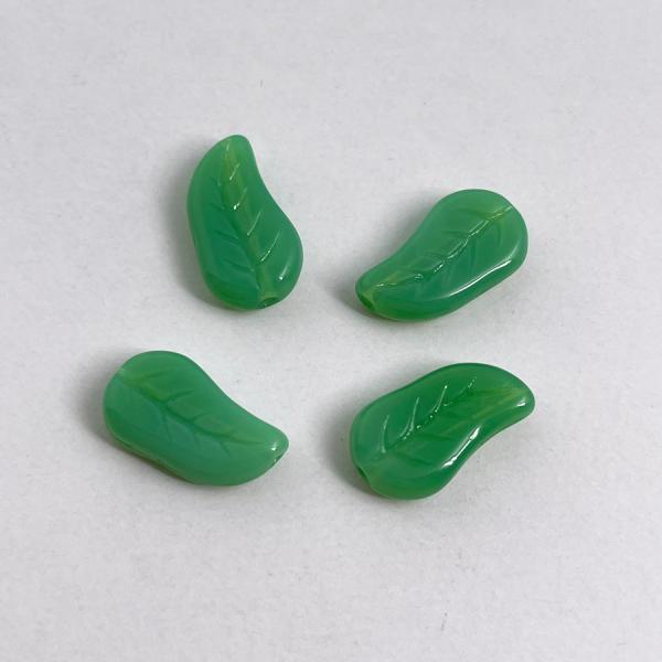 ■リーフ■サイズ：15x8mmmm■カラー：オパールグリーン■入数：4個入