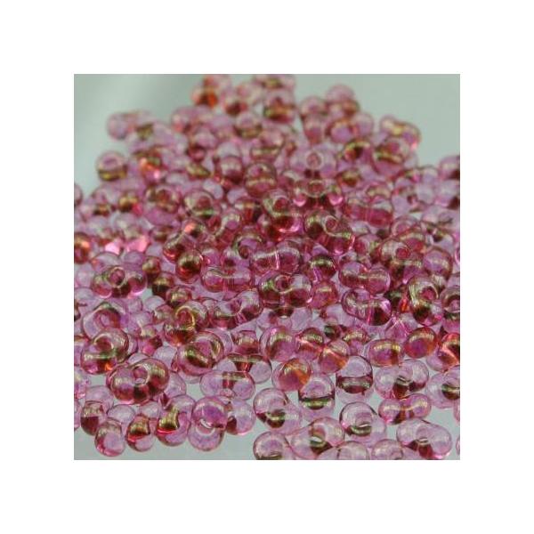 入り数：5gカラー：シエナピンクサイズ：2X4mm素材：ガラス両端がぷくっとふくらんだかわいらしい形のビーズ。 「ファルファーレ」とはイタリア語で「蝶」を意味しますが、その名の通り、一つ一つがリボンの結び目型をした、ユニークで斬新なビーズで...