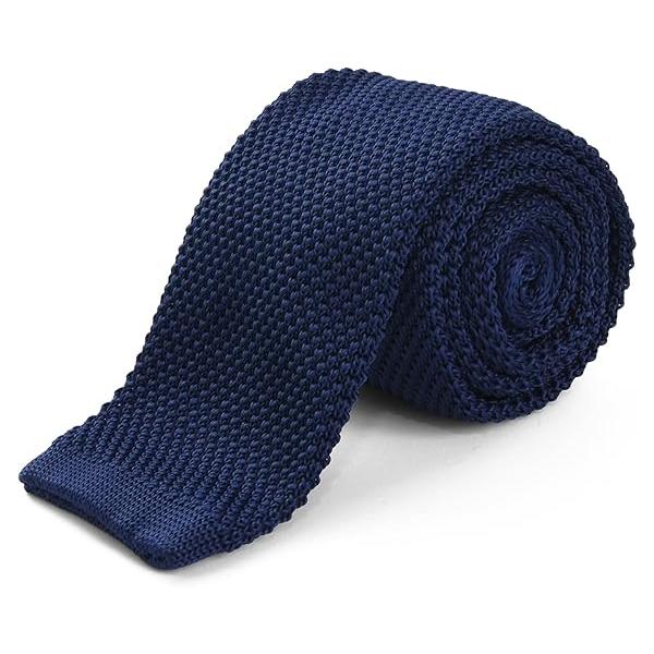 *スペック：サイズ：144cm 幅：6cm スクエアエンド 色：ネイビー 無地*ビジネスシーンだけでなくポロシャツ,B.Dシャツなどに合わせてアイビーカジュアルにもご活用いただけるニットタイです。ボリューム感のある鹿の子編みの素材は見た目か...
