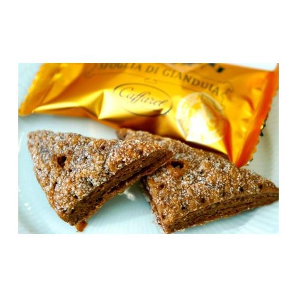 東京ジャンドゥーヤチョコパイ 8個入り　東京駅限定　★「ジャンドゥーヤ」は1865年にイタリアのカファレル社が作った当時にしては新しいタイプのチョコレートのことです。チョコレートにはヘーゼルナッツとカカオが混ぜ込まれています。そんな3世紀に...