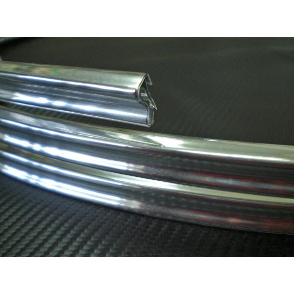 4.5J O/F や６J O/F に取り付けるメッキモールです。一台分は2個必要です。