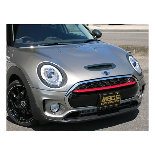 Macs Corporation F54 Cooper S グリルセンターモールカバー/チリレッド透明アクリル（耐衝撃）樹脂の裏側に特殊印刷でカラーリングした成形品グリルセンターモールカバーで車両グリルのセンター部にある１本ラインのモールに...