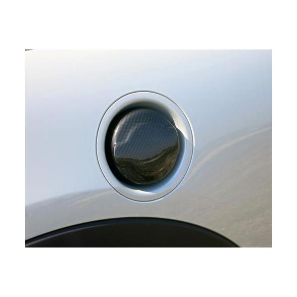 Macs Corporation F56/55 Cooper S フューエルリッドカバー透明アクリル（耐衝撃）樹脂の裏面に特殊印刷でカラーリングした成形品のフューエルリッドカバーで車両フューエルリッドに両面テープで取り付けます。◆カラーリア...