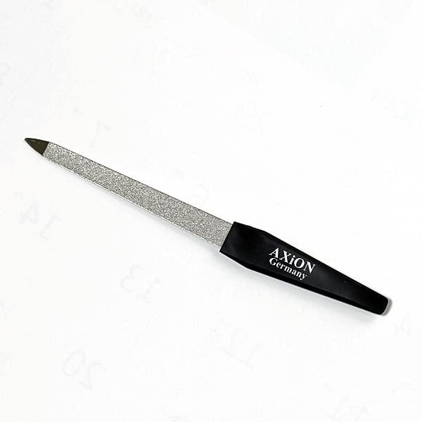 【商品説明】世界的に有名なドイツの刃物メーカーの集合地ゾーリンゲンで製造された爪ヤスリです。　全体の長さは150mm、ヤスリ部分は85mmで柄はプラスティック製です。ヤスリ部分は人工サファイアの粒子がコーティングしてあり、片面は荒削り用、も...